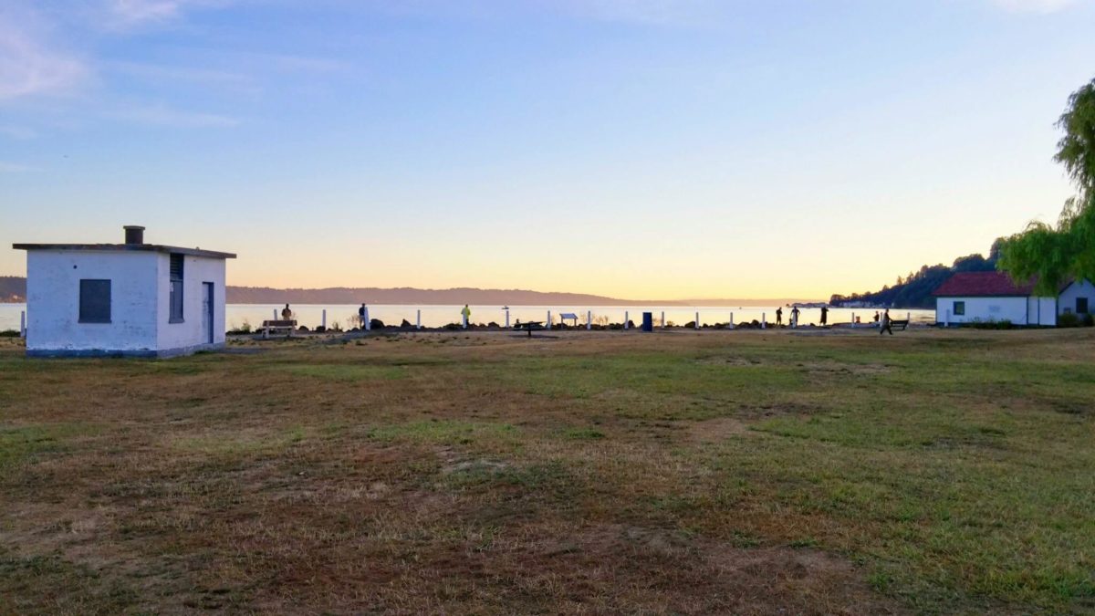 Browns Point Lighthouse Beach - Explore Washington State