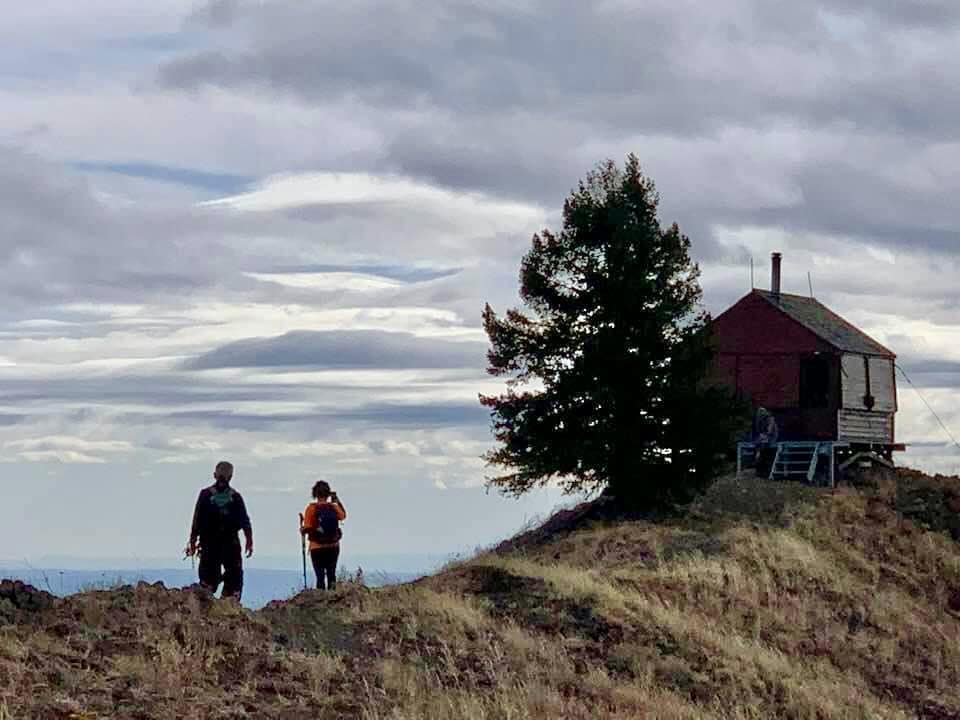 Hiking To Oregon Butte Lookout In The Fall - Explore Washington State