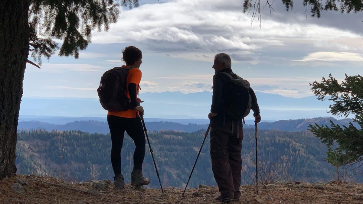 Hiking To Oregon Butte Lookout In The Fall - Explore Washington State