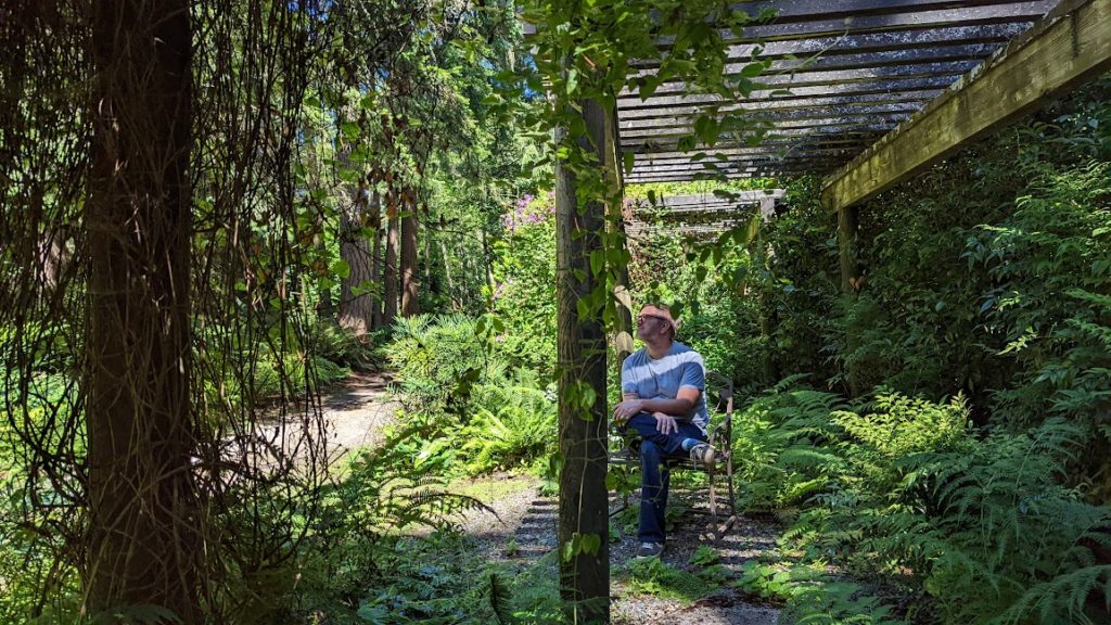 Perennial Paradise at PowellsWood: A Northwest Garden - Explore ...